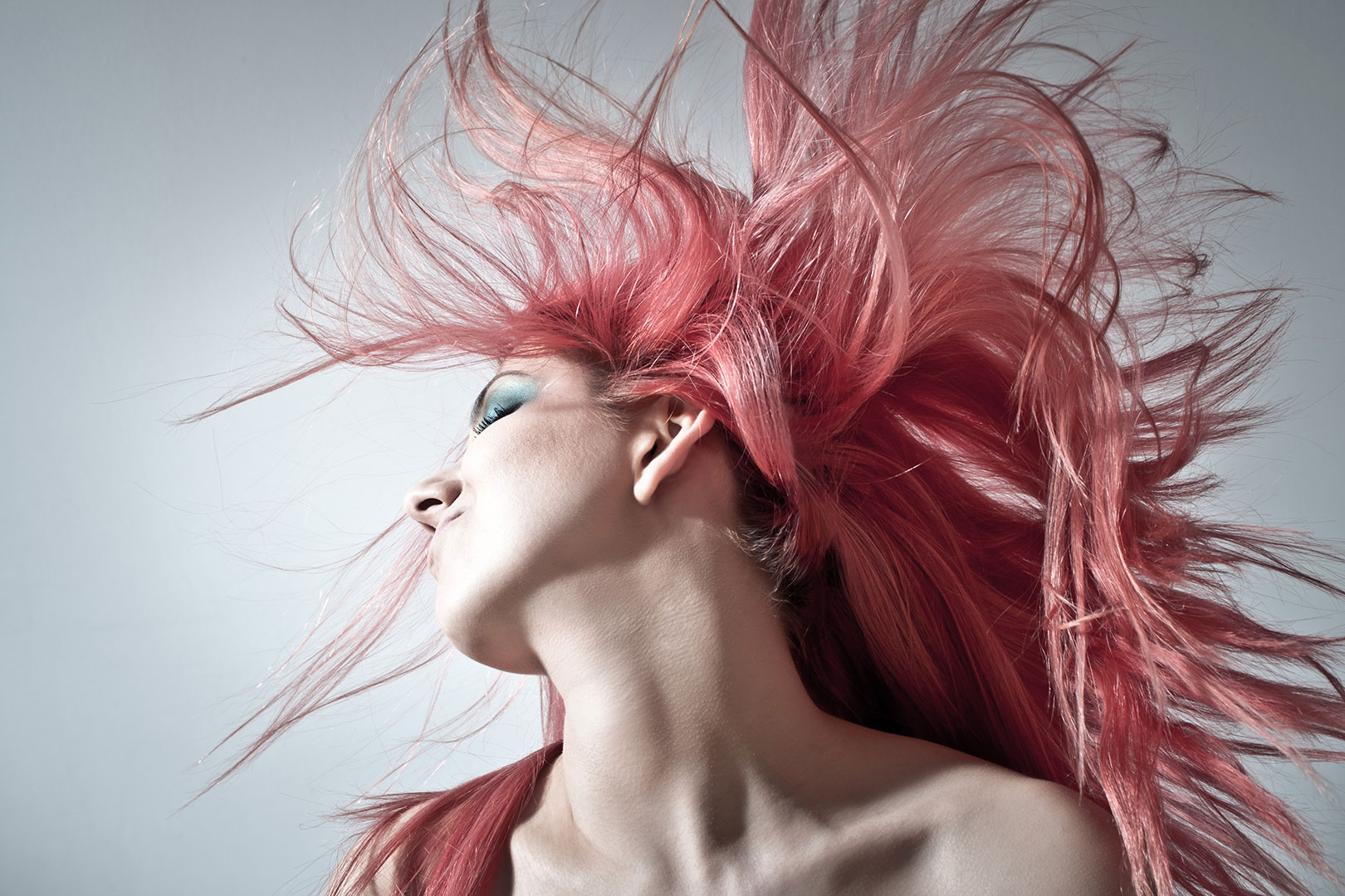 Comment devenir coiffeur visagiste : formation, salaire et débouchés